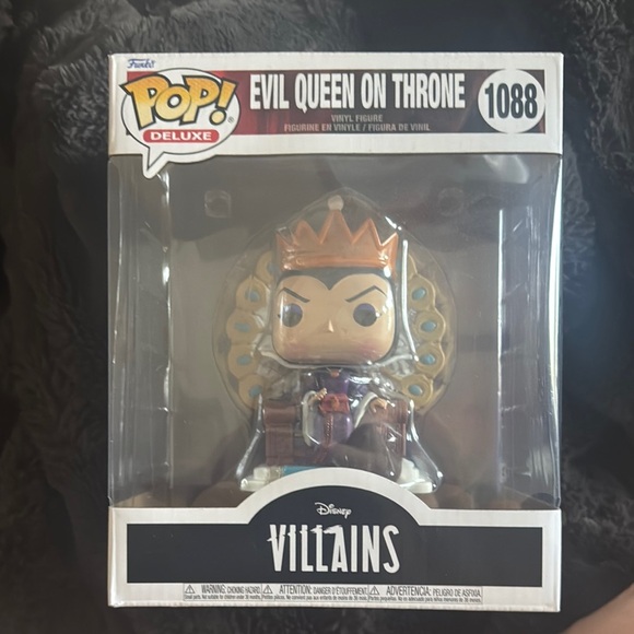 Funko | Toys | Funko Deluxe Villains Evil Queen Figure | Poshmark